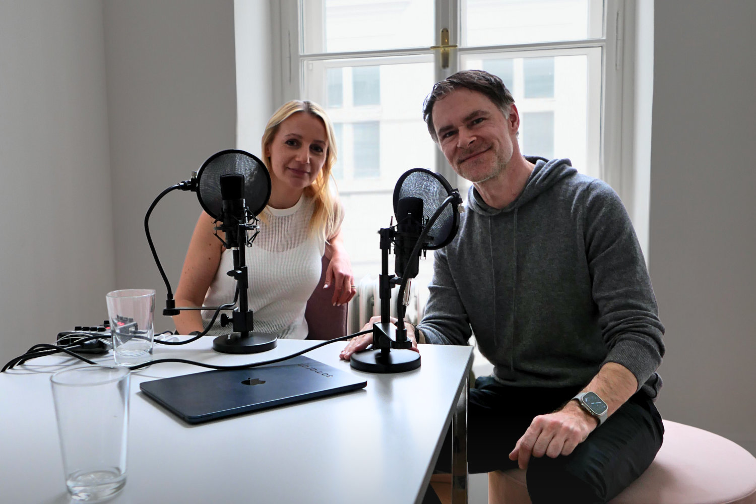 "Smart Casual" im Podcast-Talk: Journalistin Elisabeth Oberndorfer